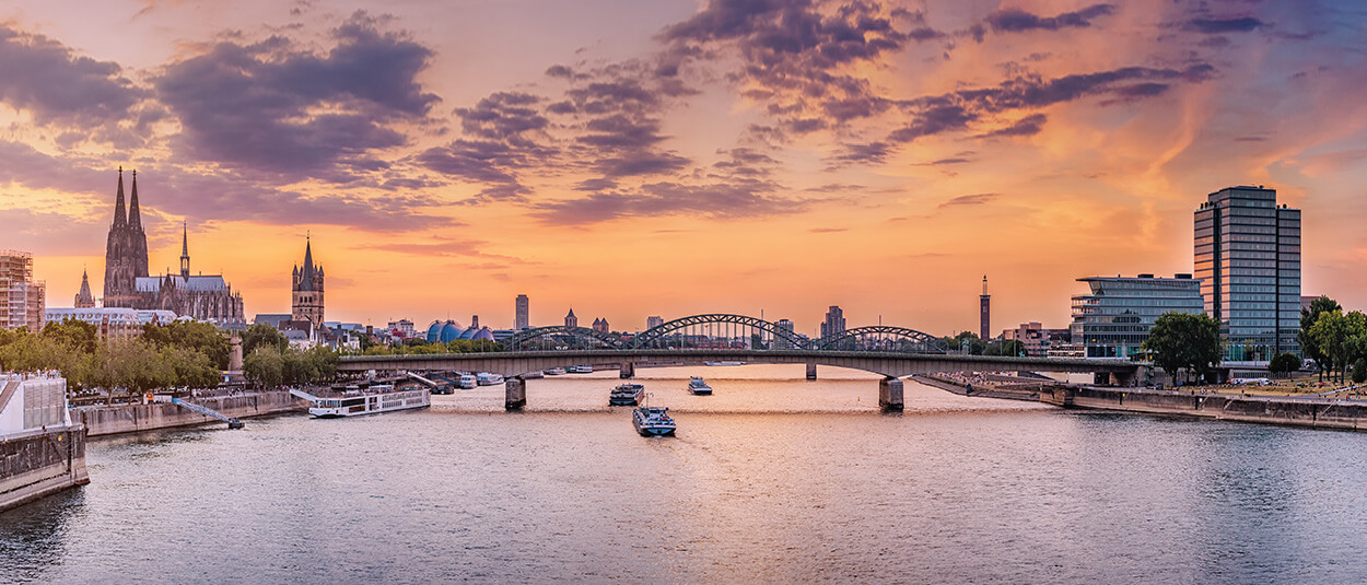 Luxury Cruise on the Riverside Debussy | Riverside Luxury Cruises