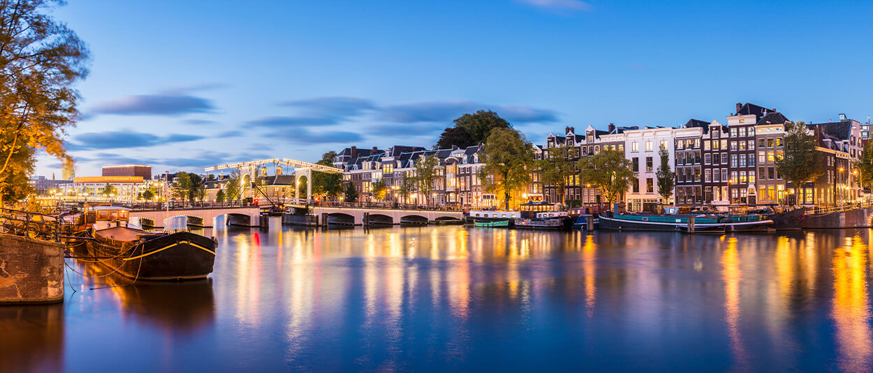 Luxury Cruise on the Riverside Debussy | Riverside Luxury Cruises