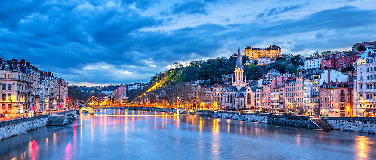 Luxury Cruise on the Riverside Ravel | Riverside Luxury Cruises